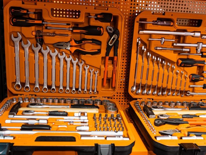 What tools are essential for your first toolbox? - The Portugal News