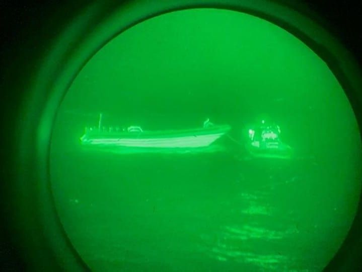 Abandoned high speed boat seized - The Portugal News